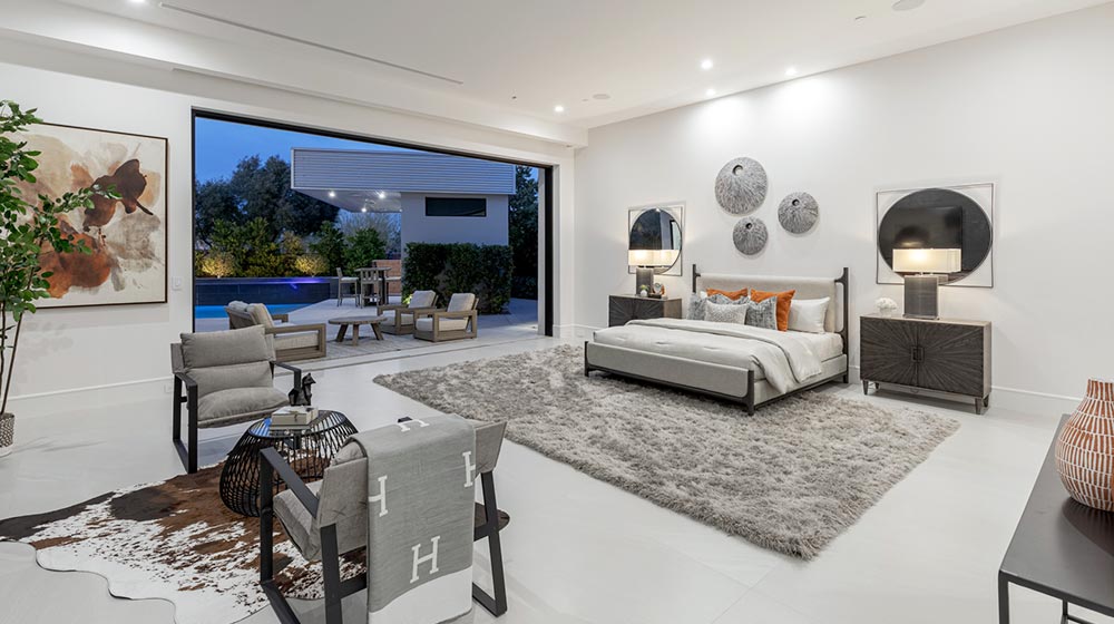 Crested Cloud - Stage The Space